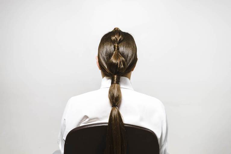 Bandage Ponytail Hairstyle - 8 Steps Tutorial - Kérastase CA